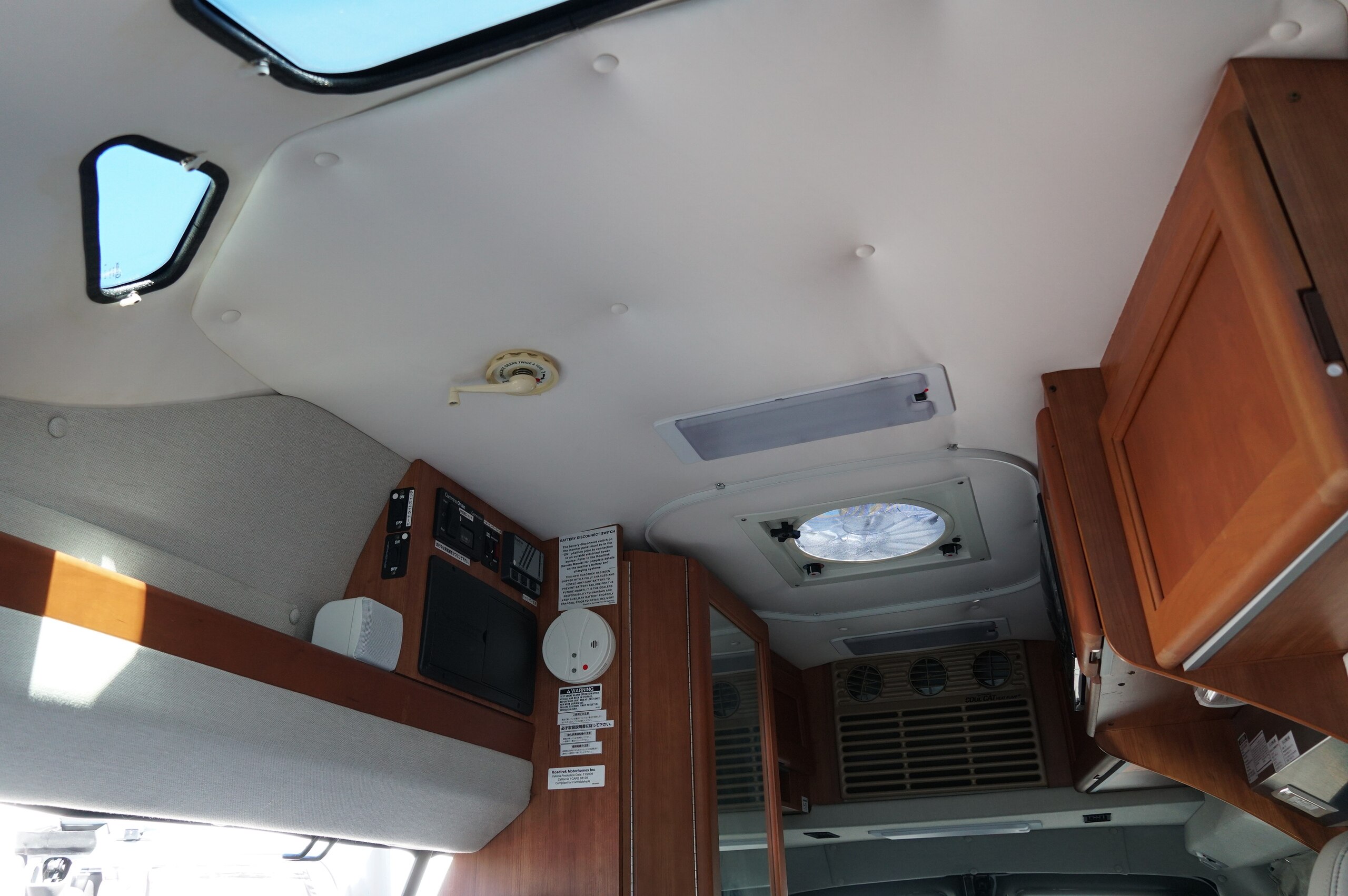 [SOLD]Chevrolet Express Roadtrek 170 - double One motors ダブルワンモータース