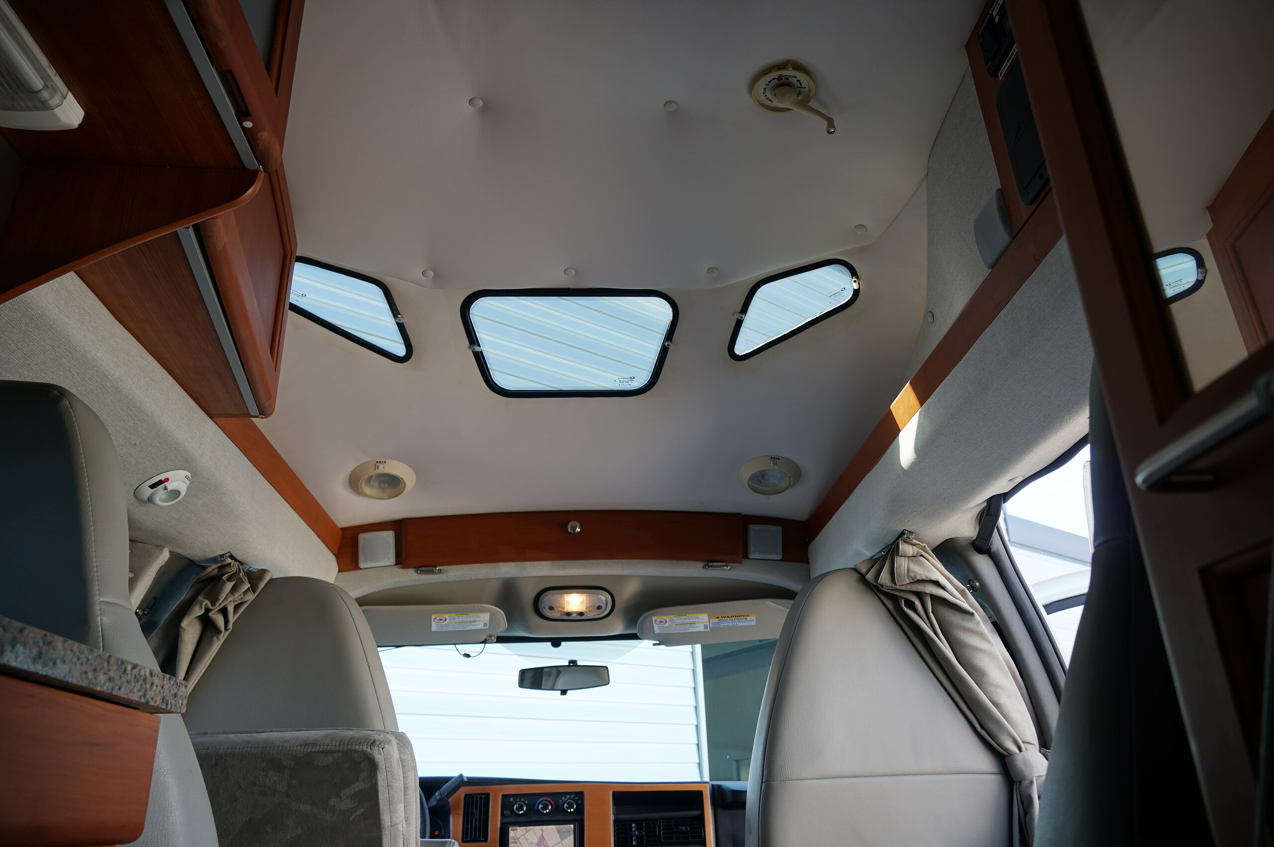 [SOLD]Chevrolet Express Roadtrek 170 - double One motors ダブルワンモータース